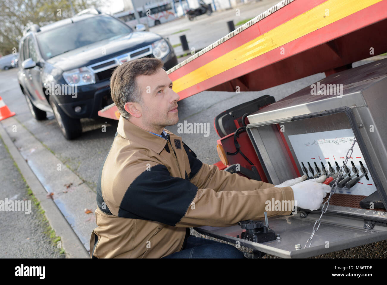 Recovering car hi-res stock photography and images - Alamy