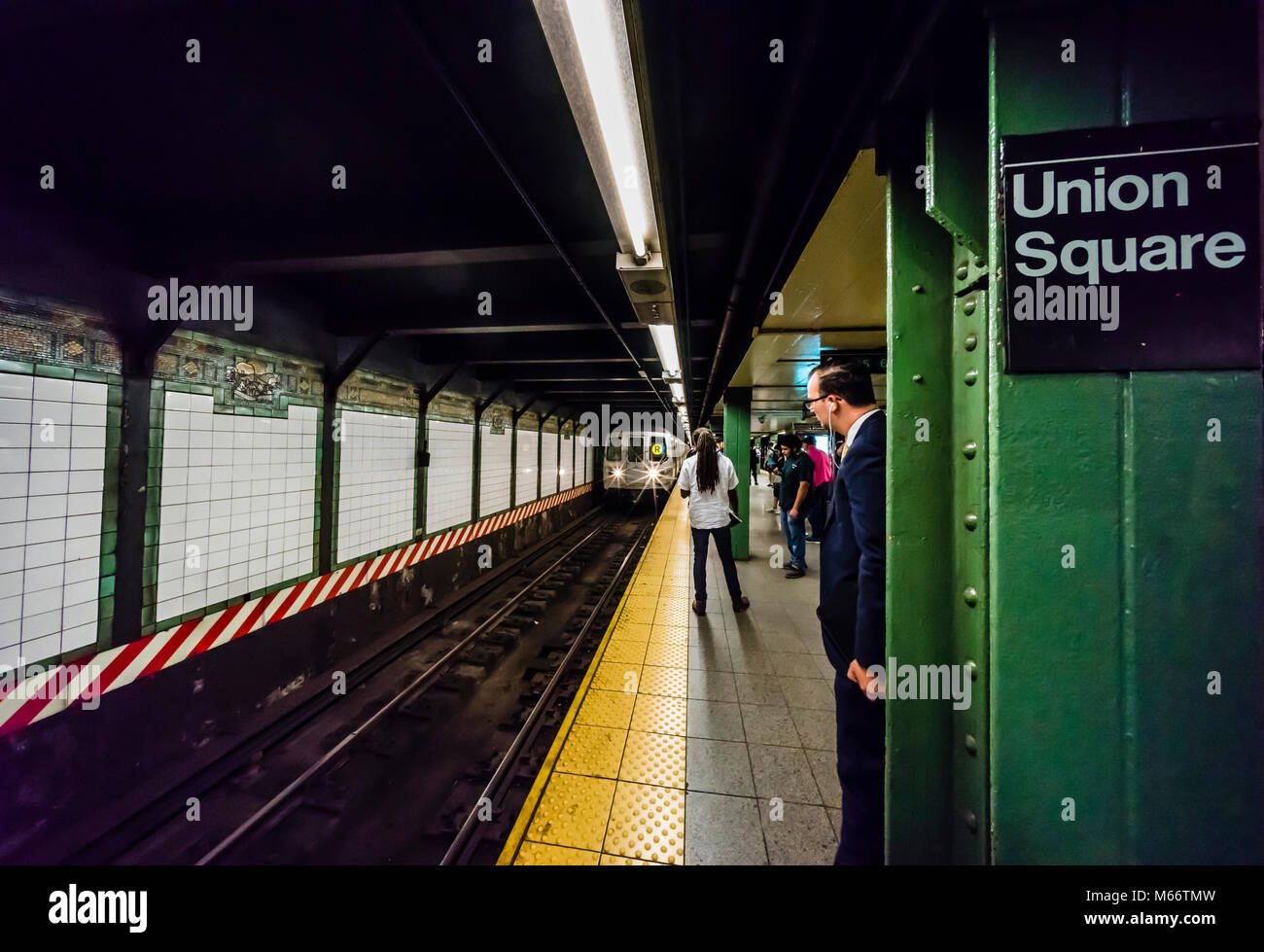 4 5 6 New York City Subway Train High Resolution Stock Photography and ...