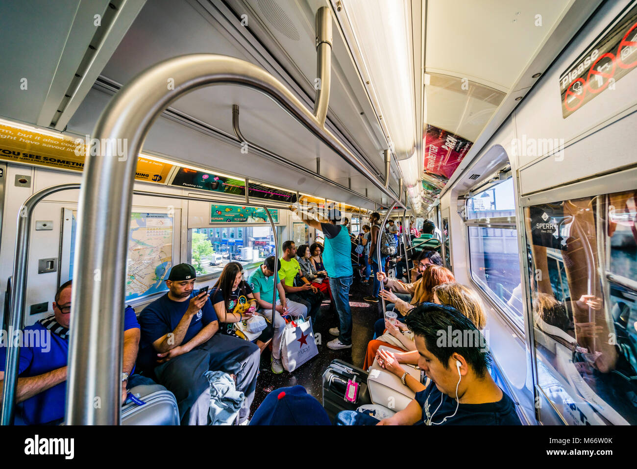 33rd street subway station hi-res stock photography and images - Alamy