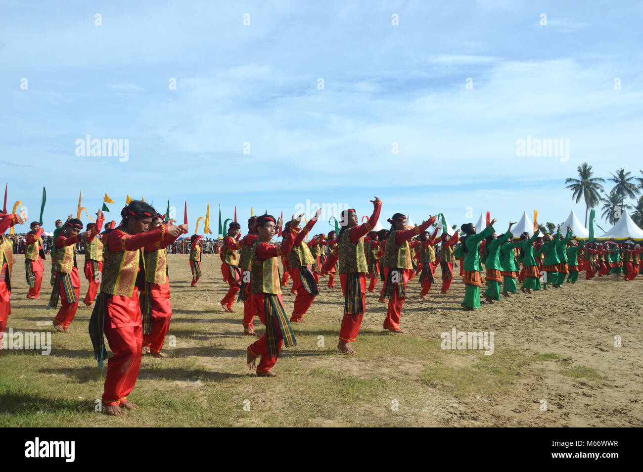 TARAKAN, INDONESIA, 17 DEC 2017 : Colossal dance of Iraw Tengkayu ...
