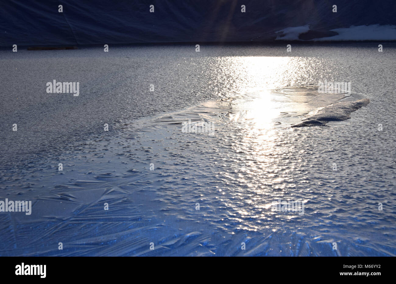 Frozen structures hi-res stock photography and images - Alamy