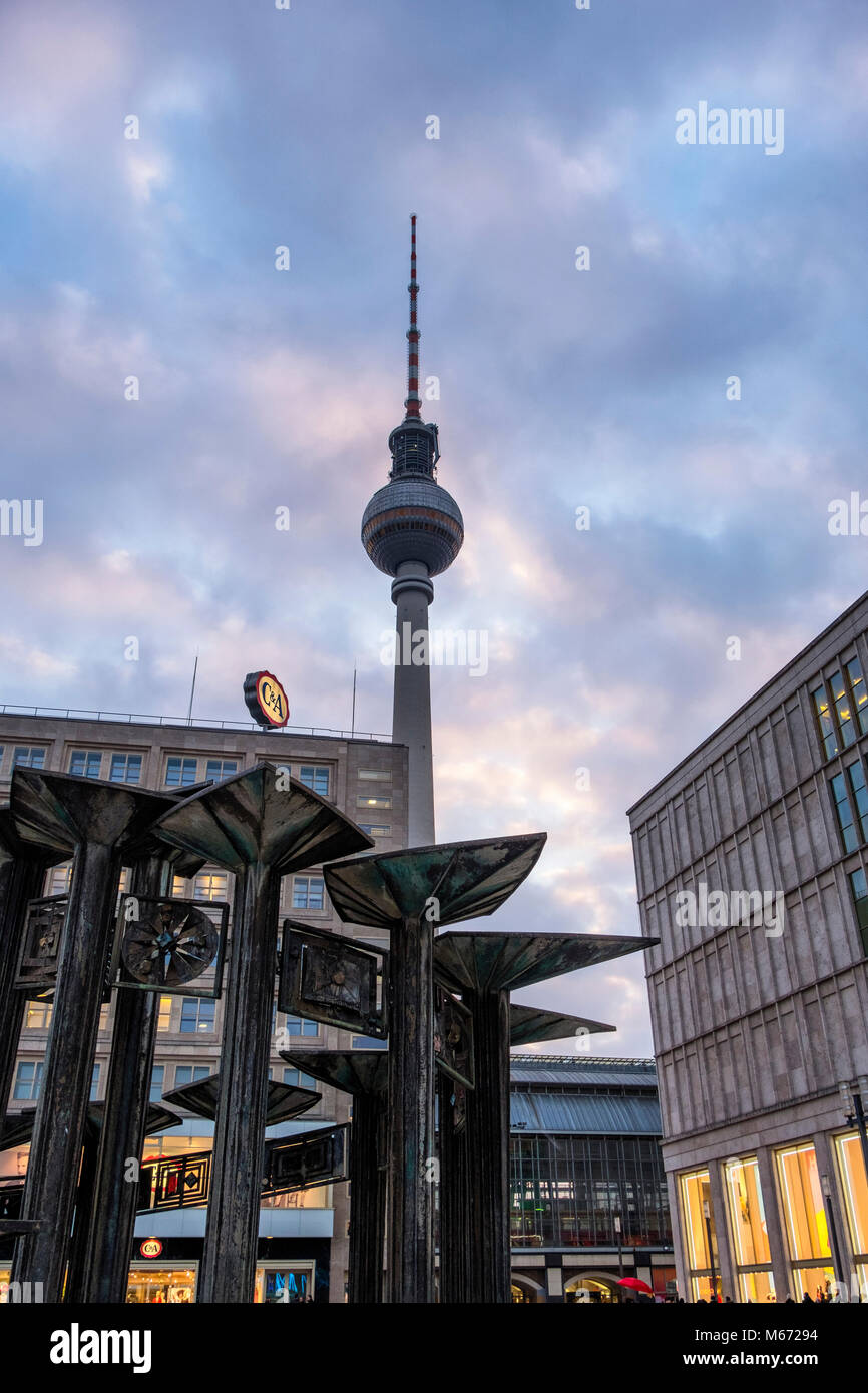 Alexander department store hi-res stock photography and images - Alamy