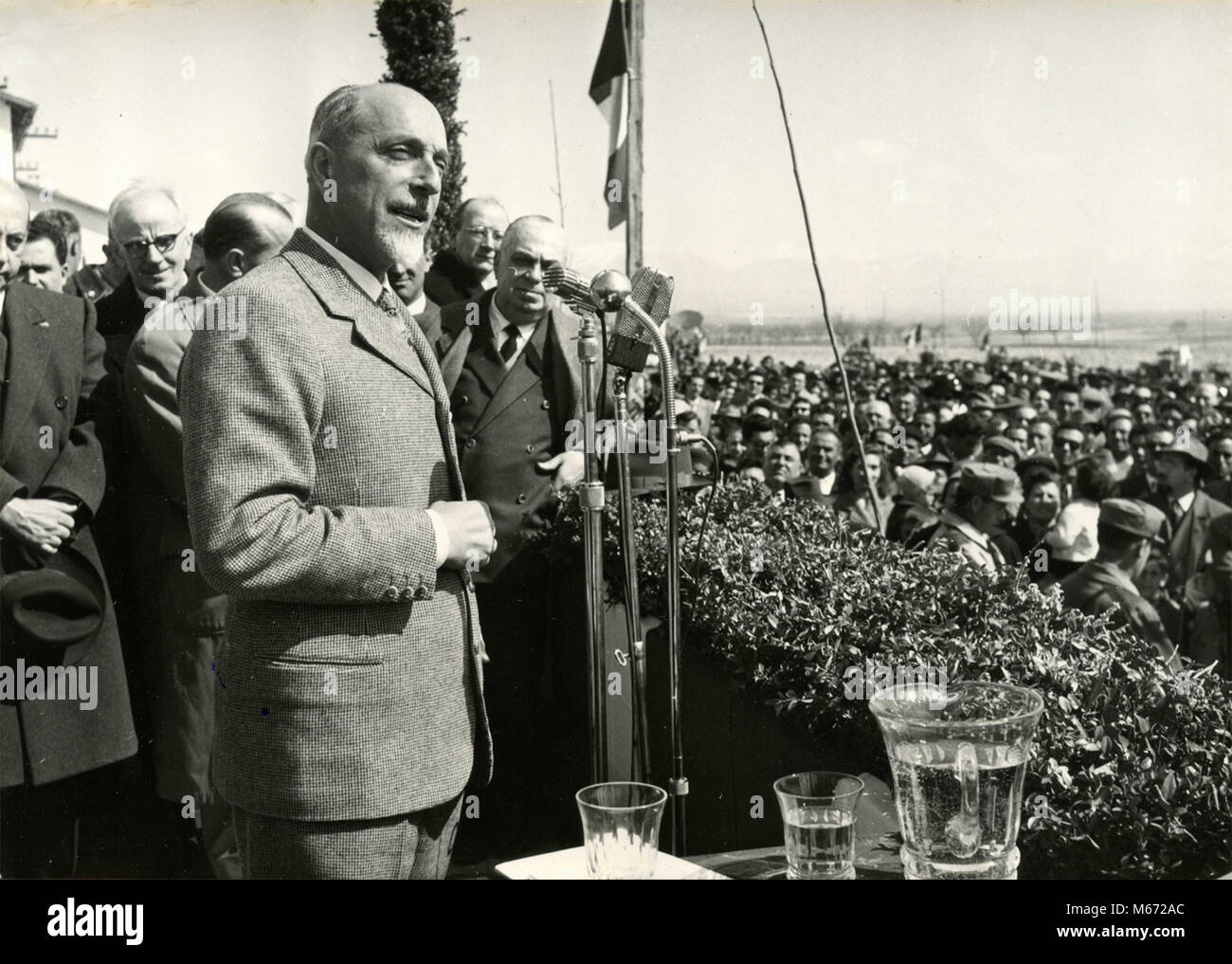 Politician 1950s hi-res stock photography and images - Alamy