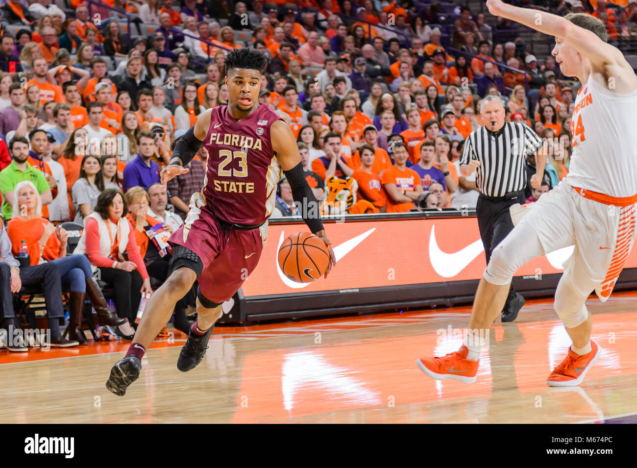 Florida State guard M.J. Walker (23) during 1st half action of the NCAA ...