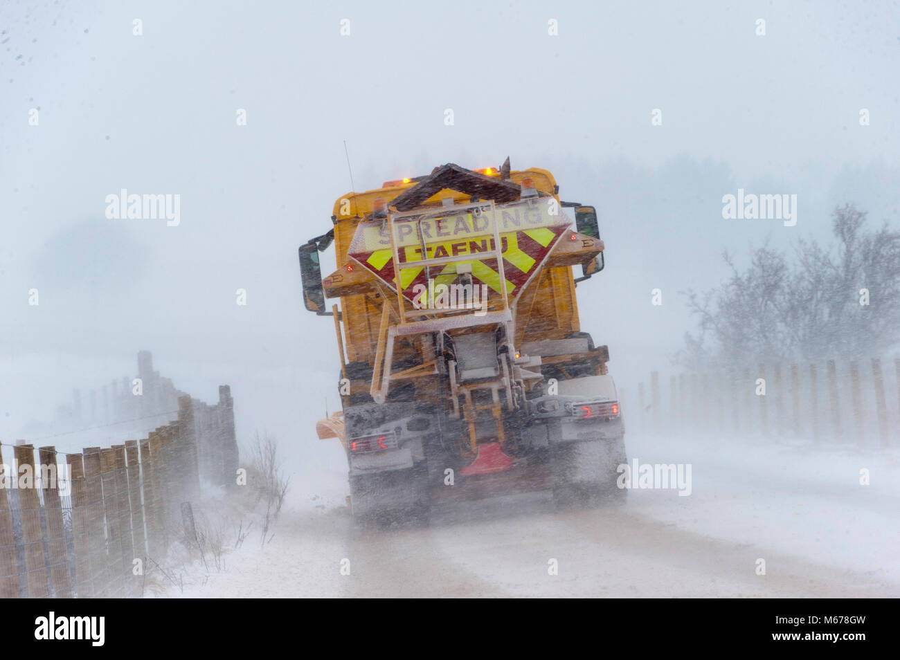 Cold freezing winter gritter weather cold hi-res stock photography and ...