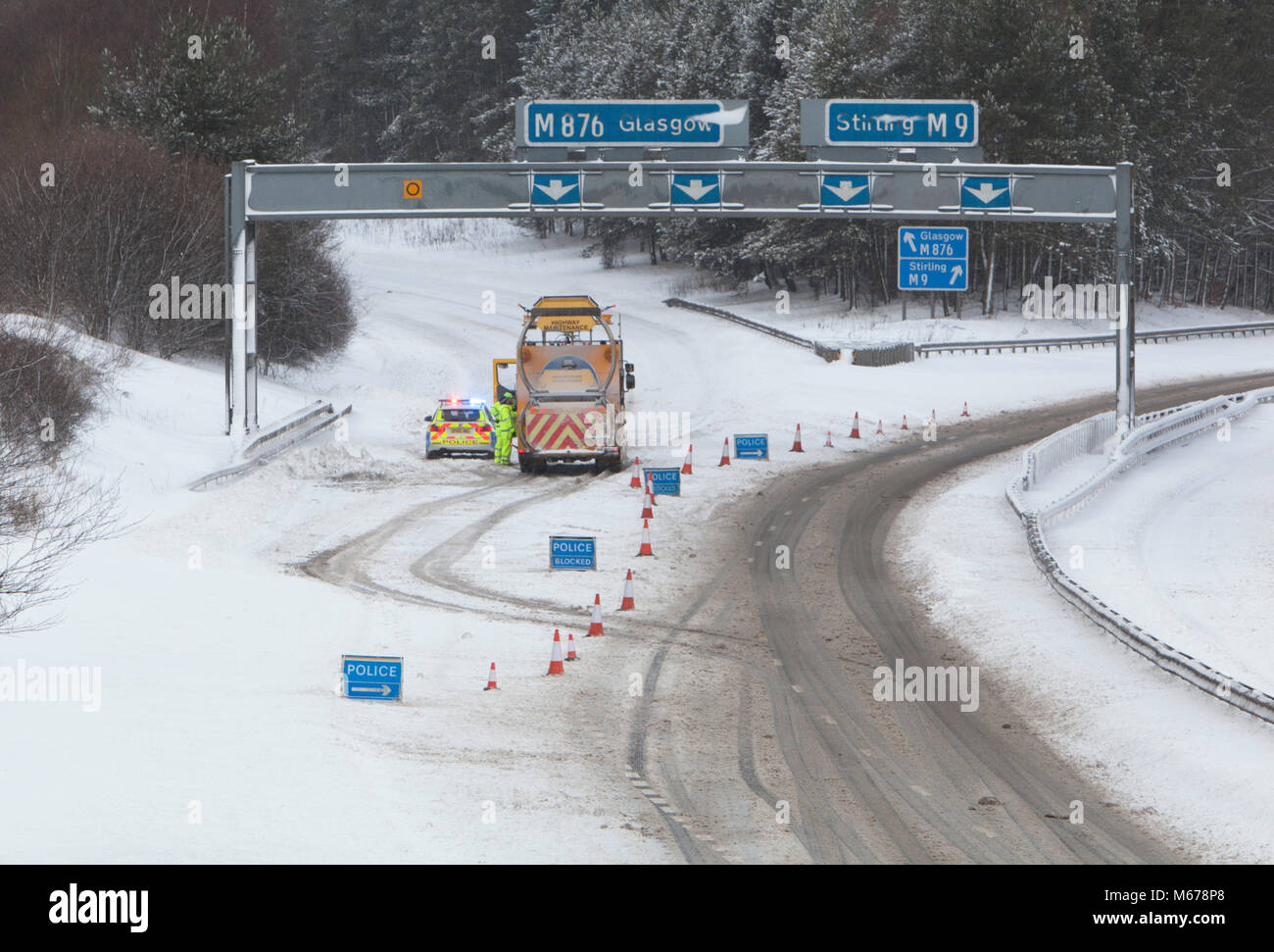 M9 @ M876 junction, Larbert, Central Scotland. 1st March 2018, Police ...