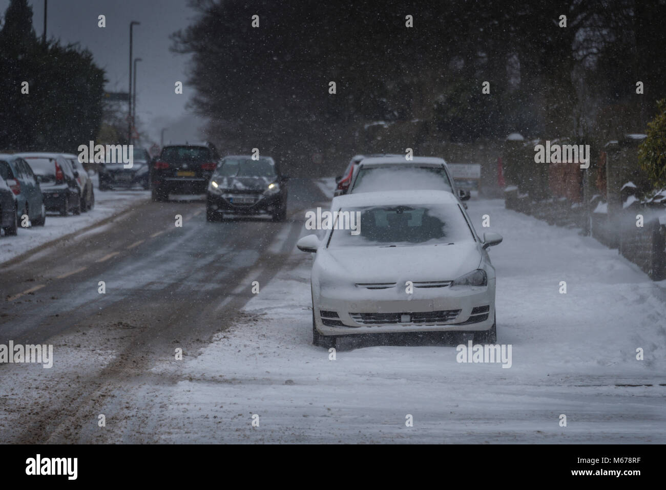 Clitheroe, Lancs. 1st Mar, 2018. UK Weather: Early morning snow brings ...