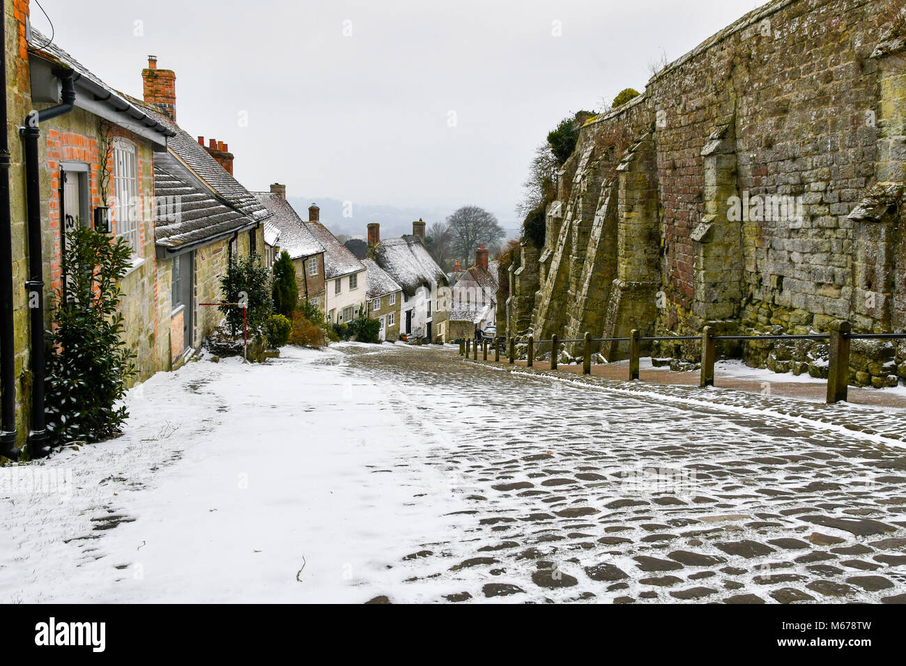 Shaftesbury, Dorset, UK. 1st Mar, 2018. UK Weather. A covering of snow ...