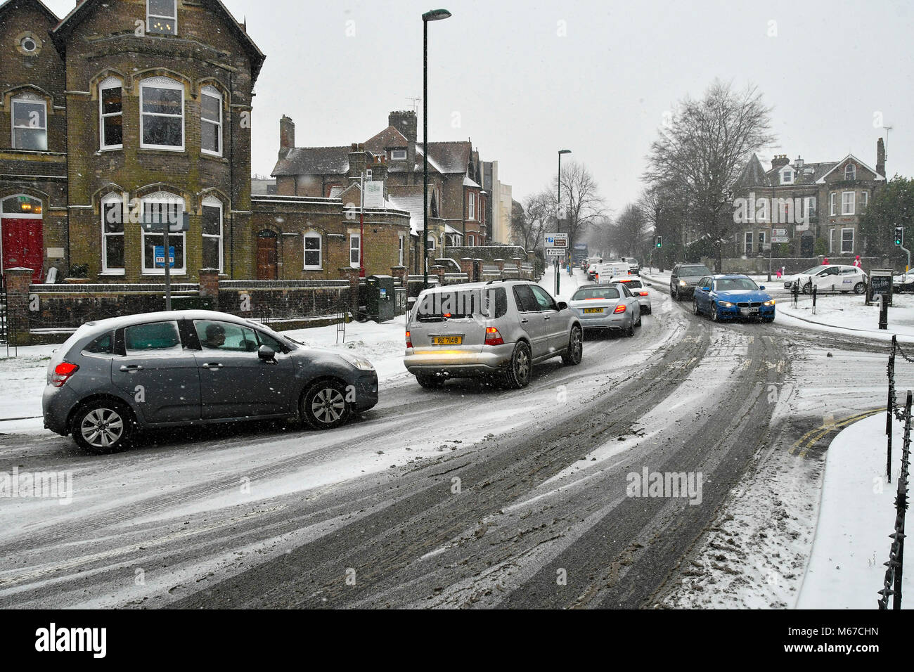 Dorchester, Dorset, UK. 1st Mar, 2018. UK Weather. Cars on Weymouth ...
