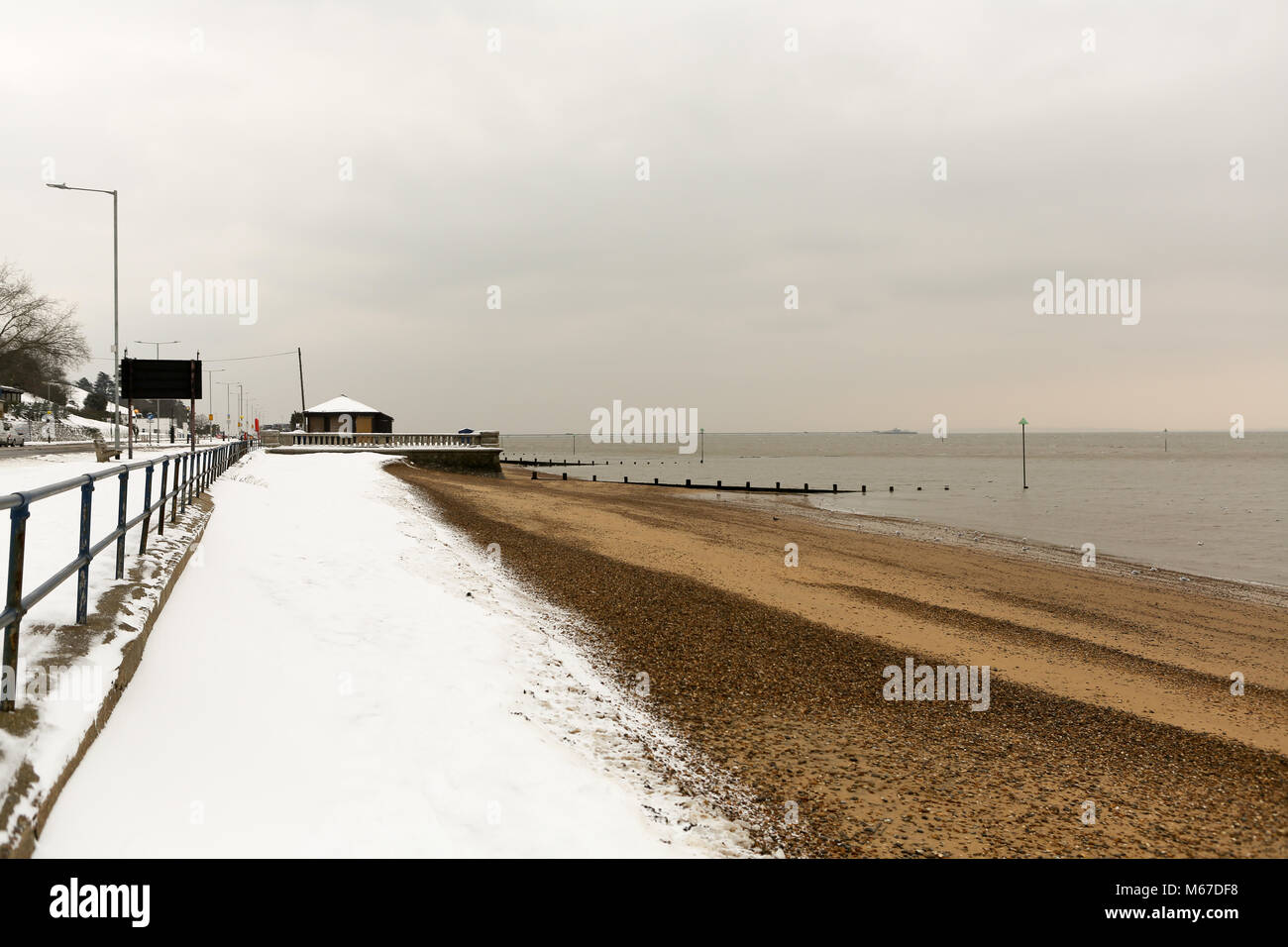 Southend on Sea. 1st March, 2018. UK Weather: Southend aeafront. Snow ...