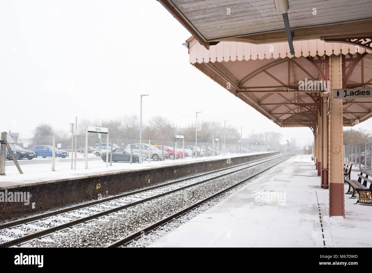 Yatton train station hi-res stock photography and images - Alamy