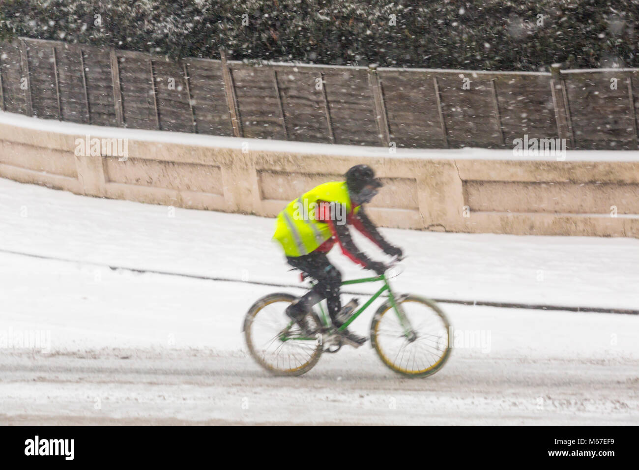 Bournemouth, Dorset, UK. 1st March, 2018. UK weather: wind and snow ...