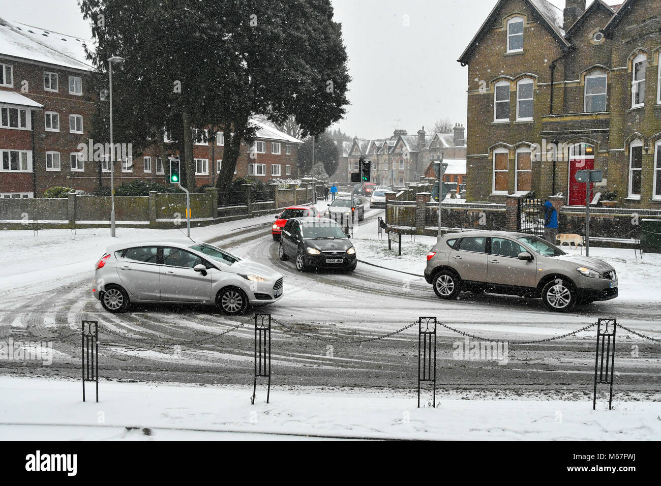 Dorchester, Dorset, UK. 1st March 2018. UK Weather. Cars on Weymouth ...