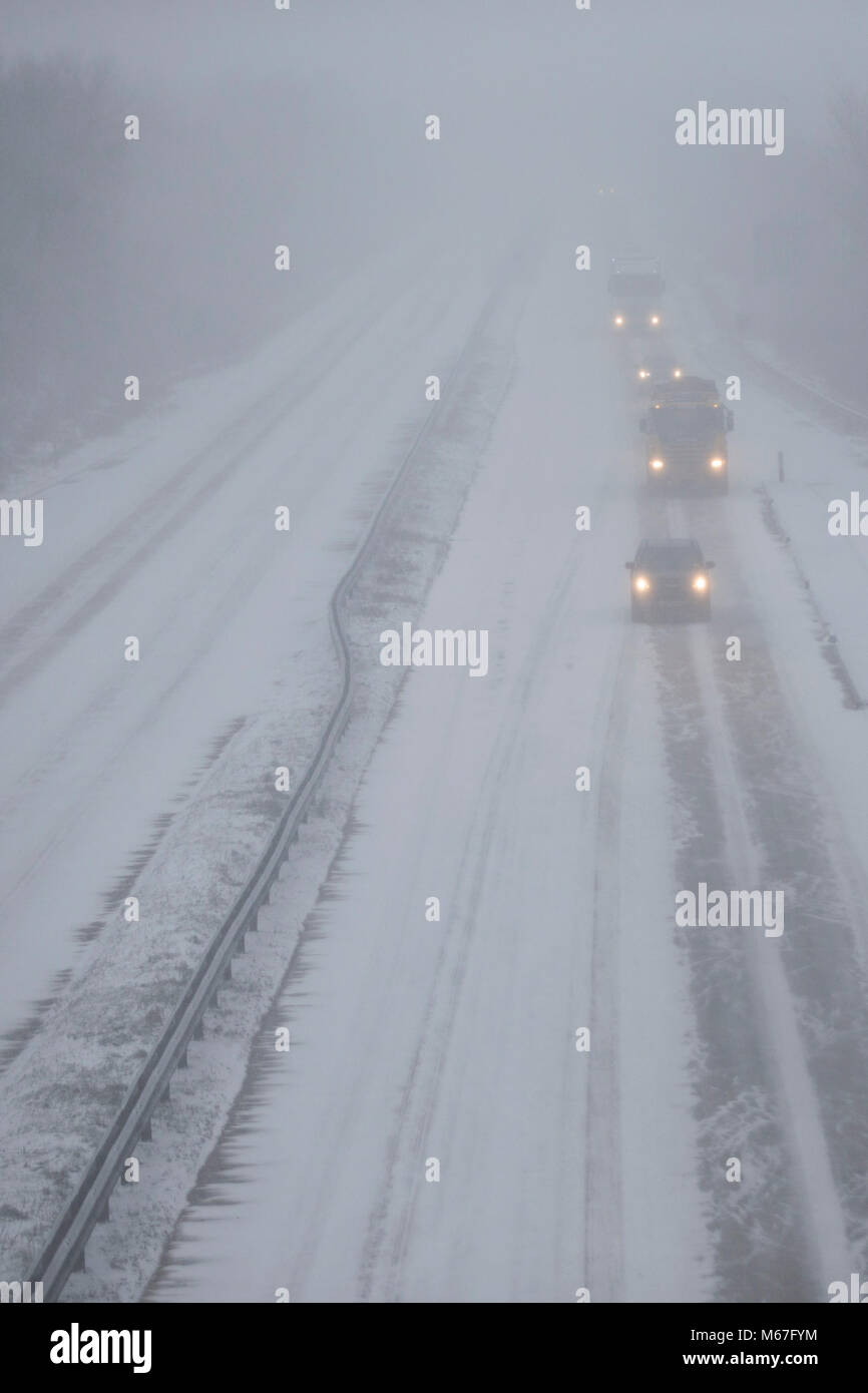 Cardiff, Wales, UK, March 1st 2018. Heavy snow on the A4232 dual ...