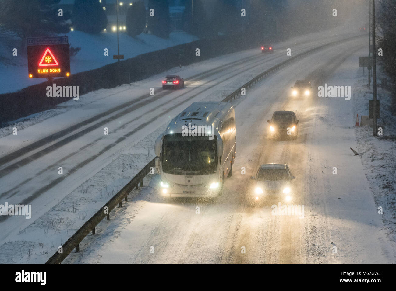 Cardiff, Wales, UK. 1st March 2018. Heavy snowfall in Cardiff heralds ...