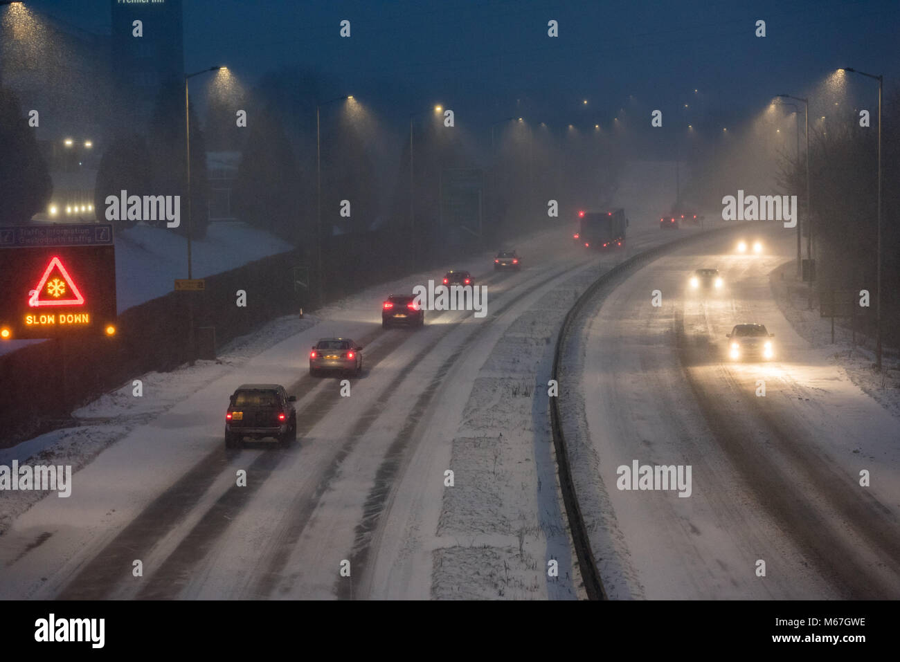 Cardiff, Wales, UK. 1st March 2018. Heavy snowfall in Cardiff heralds ...
