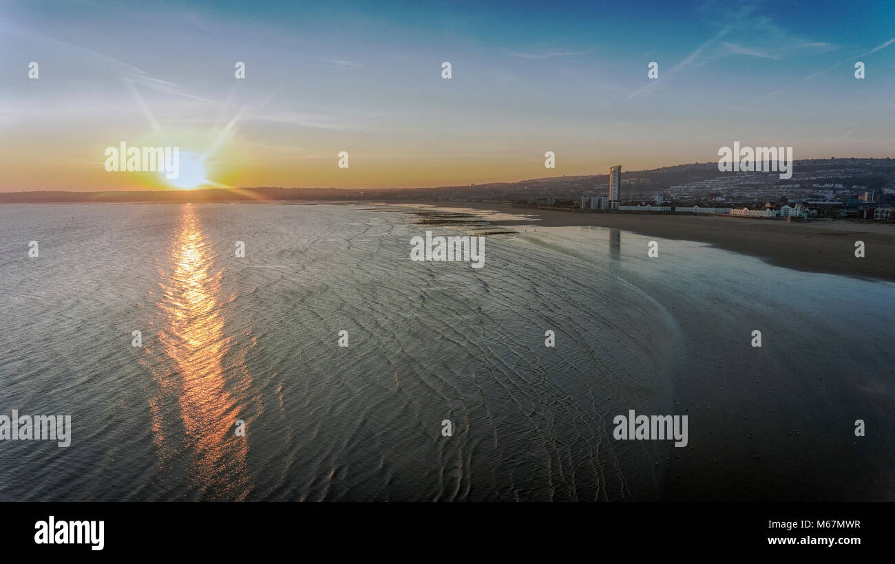 Swansea bay coastline hi-res stock photography and images - Alamy