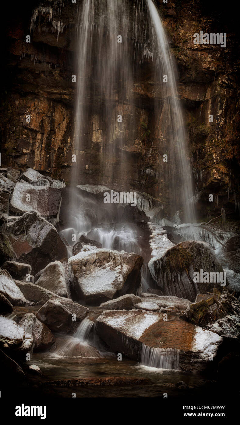 High country waterfall hi-res stock photography and images - Alamy