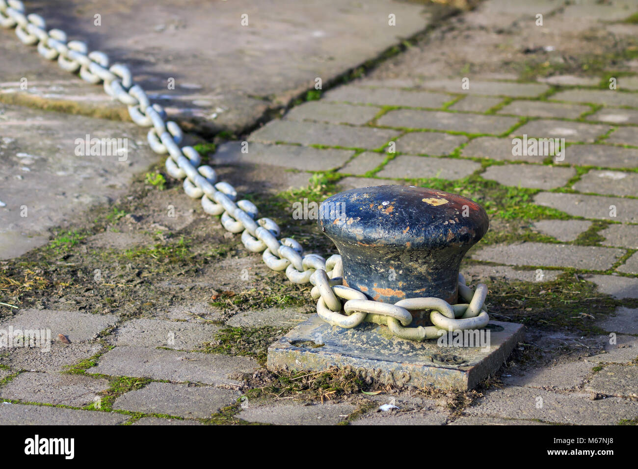 Capstan anchor hi-res stock photography and images - Alamy