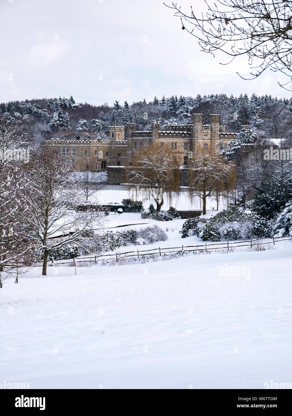 Winter scenes at Leeds Castle, Kent, UK as 'the beast from the east ...