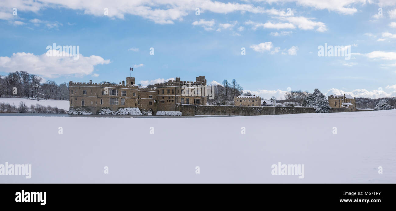 Winter scenes at Leeds Castle, Kent, UK as 'the beast from the east ...