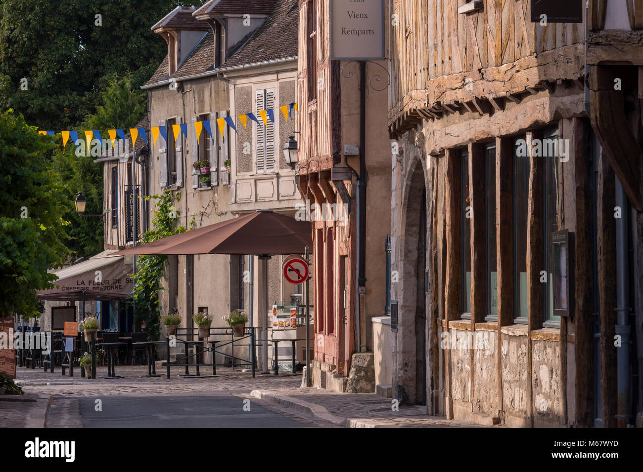 Medieval buildings city provins hi-res stock photography and images - Alamy