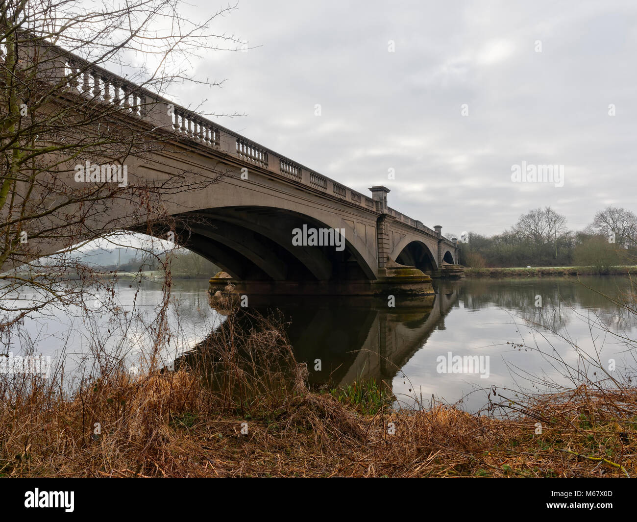 Arched spans hi-res stock photography and images - Alamy