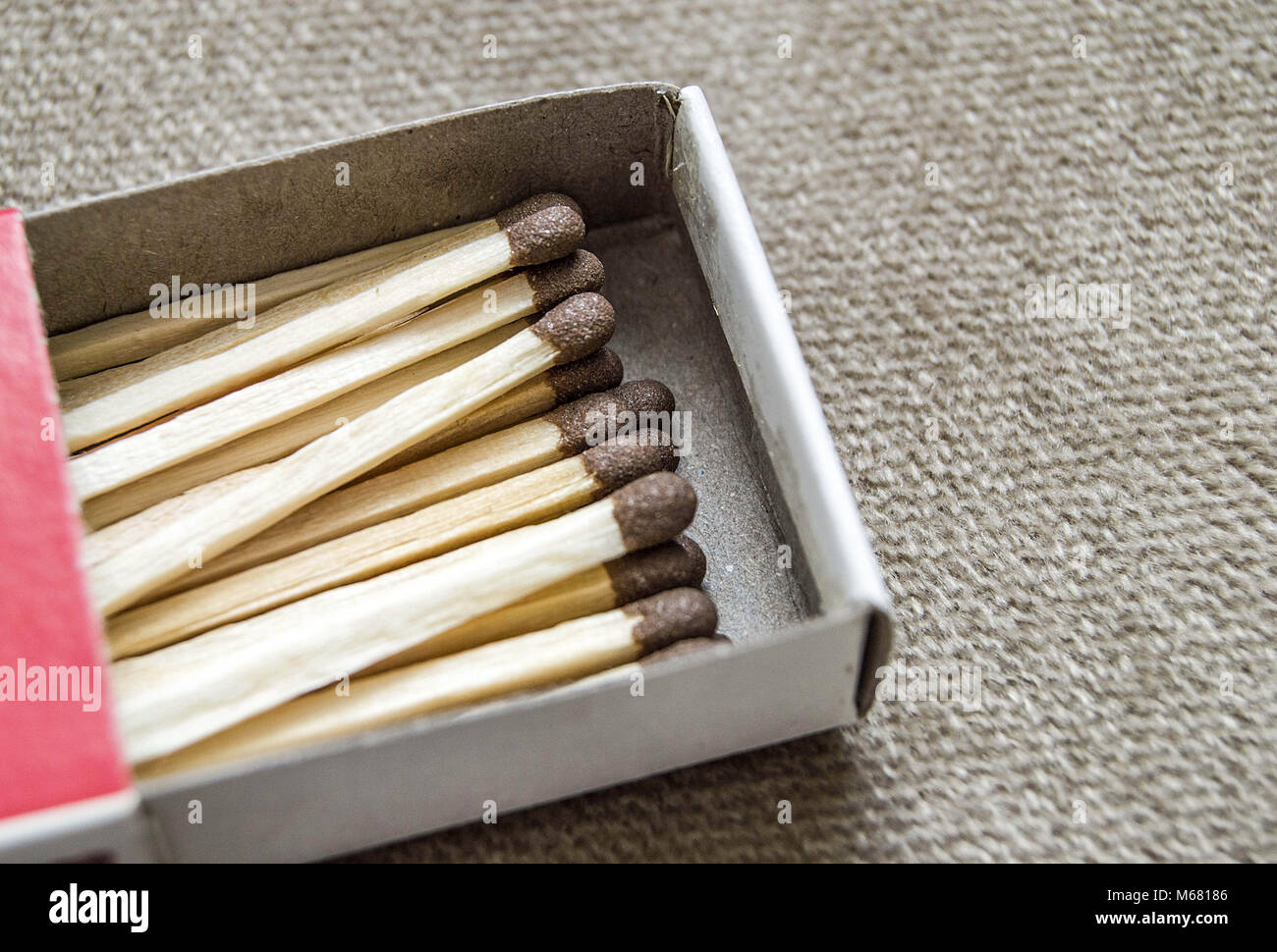 properly arranged matchsticks and matchbox pictures Stock Photo - Alamy