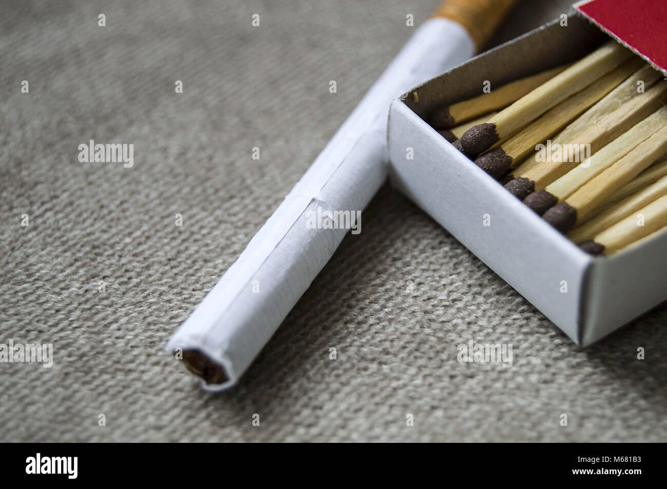 Smoking cancer posters hi-res stock photography and images - Alamy
