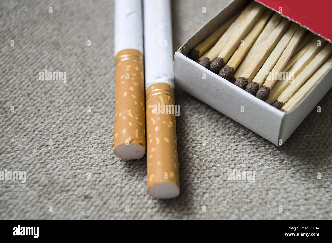 Smoking cancer posters hi-res stock photography and images - Alamy