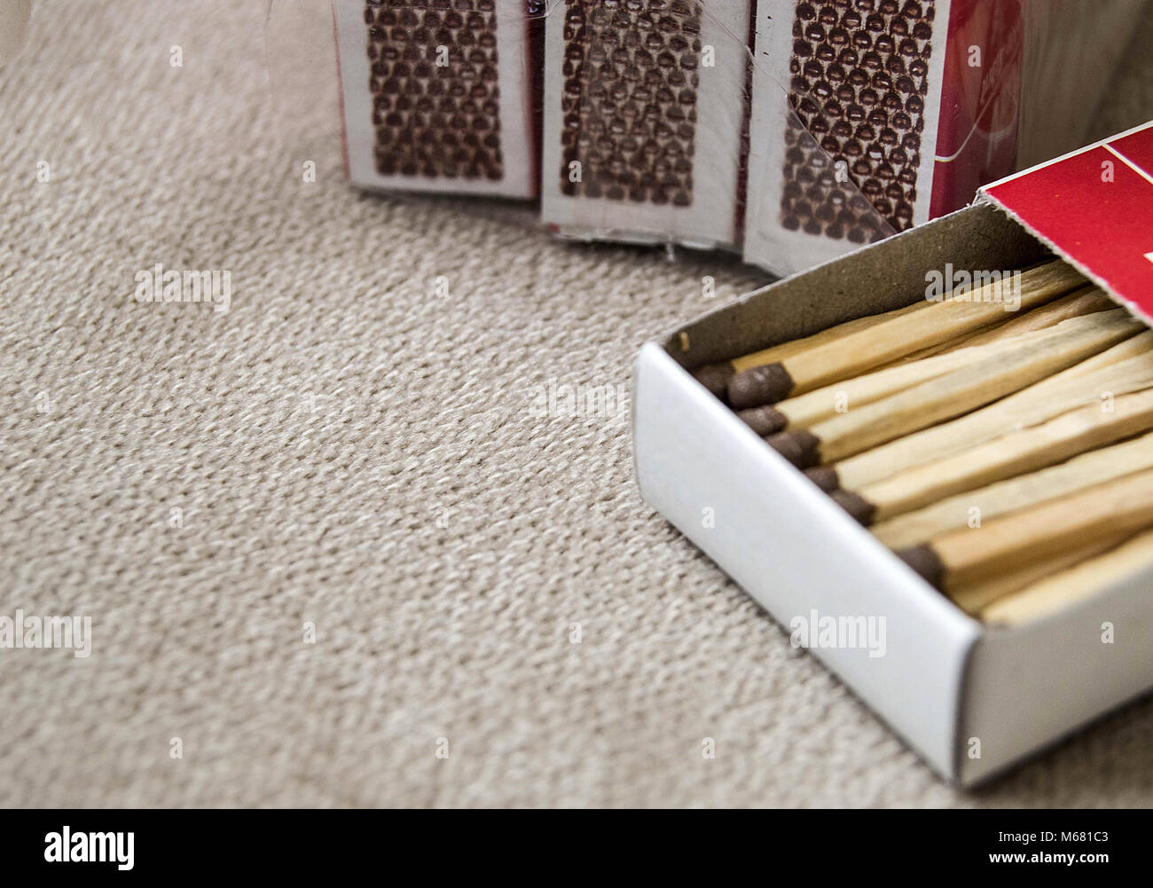 matchboxes and matchsticks, matchsticks are scattered Stock Photo - Alamy