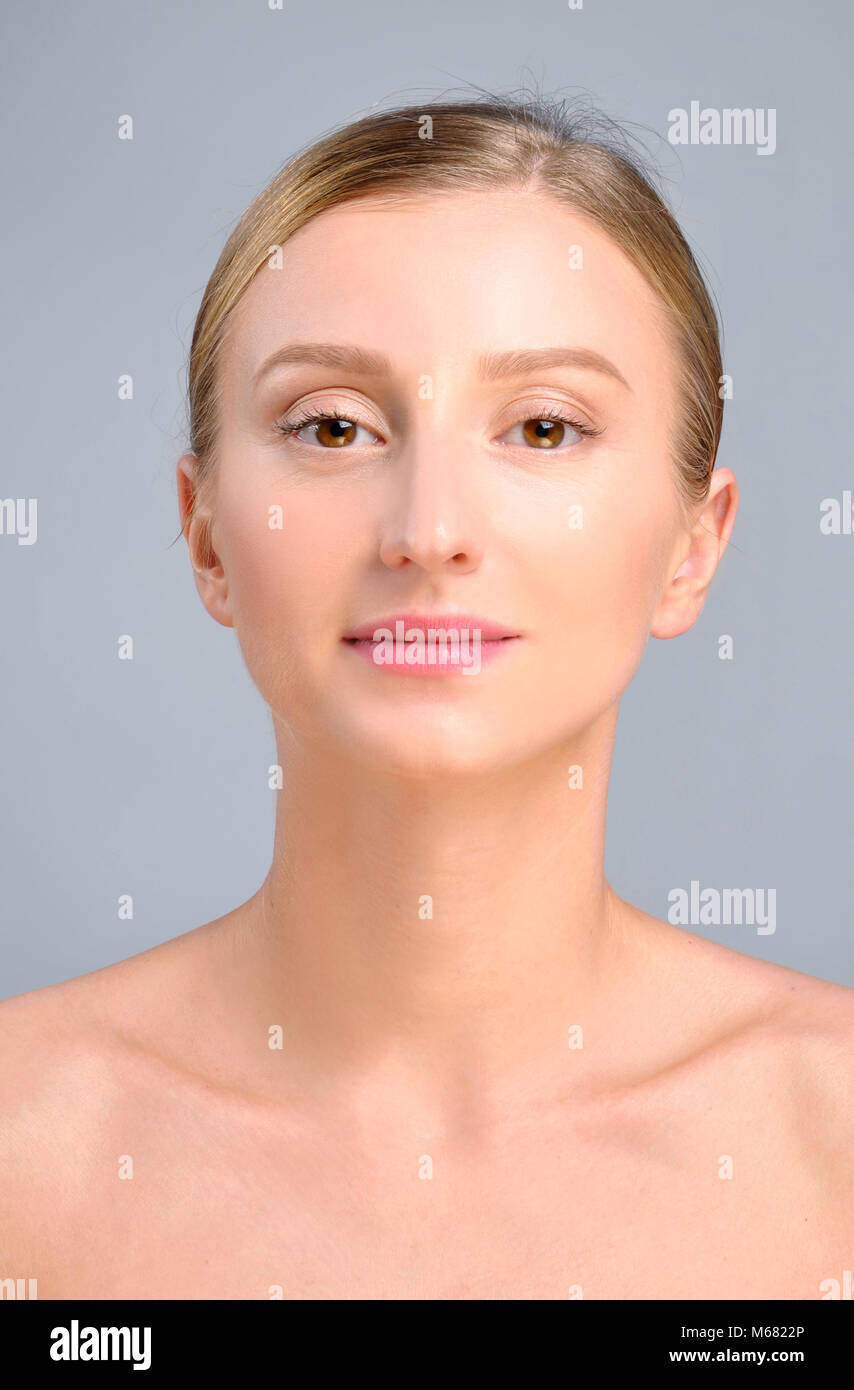 Facial plastic and reconstructive surgeon hi-res stock photography and ...
