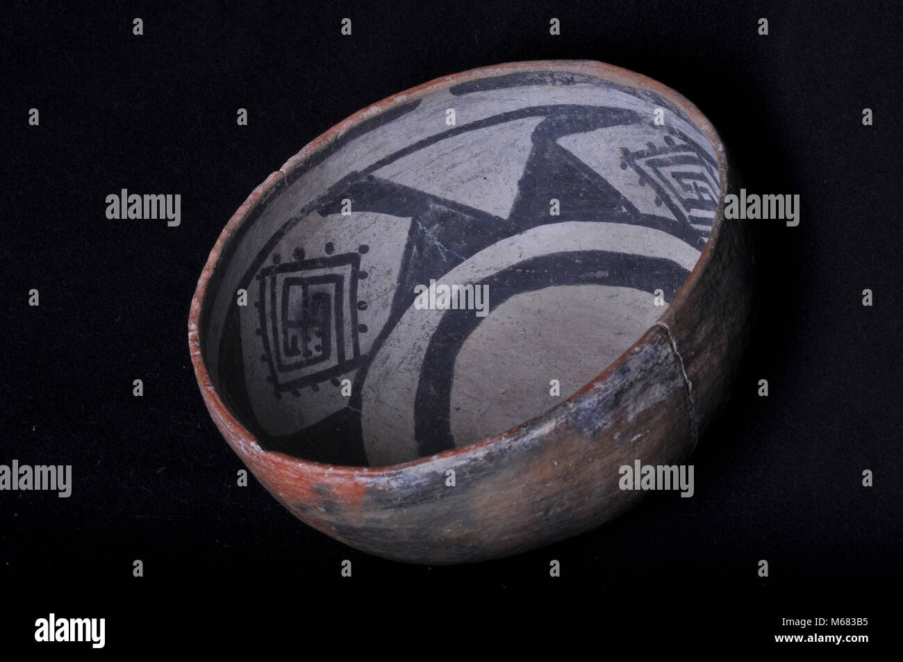 Ancestral puebloan pottery hi-res stock photography and images - Alamy