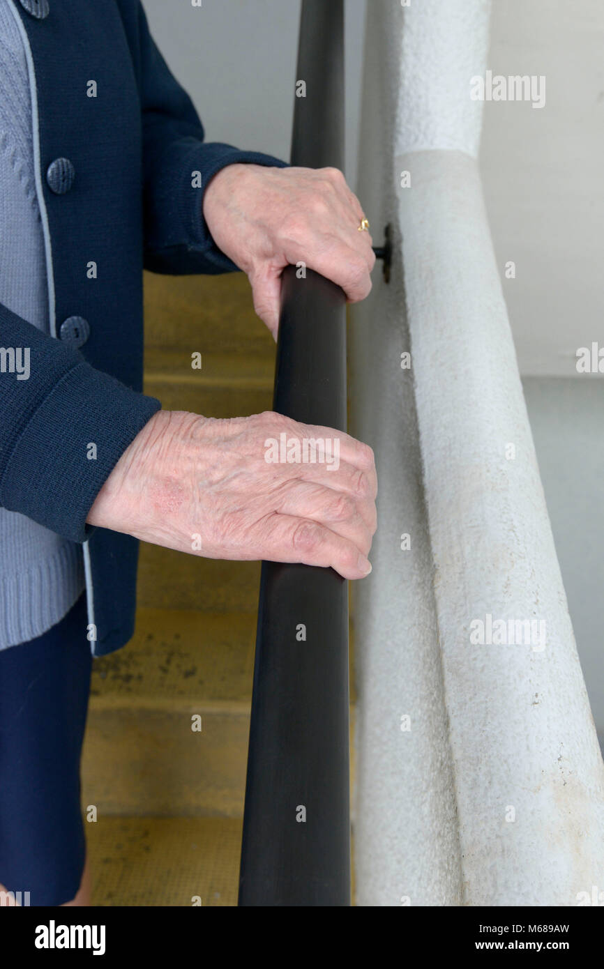 Safety guardrail hi-res stock photography and images - Alamy