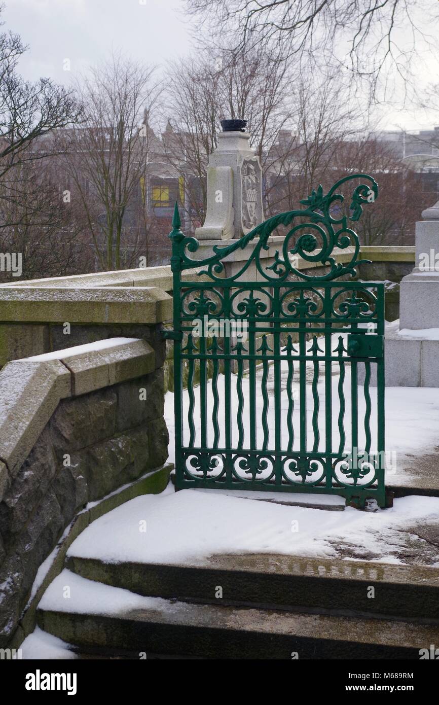 Ornate Green Cast Iron Edwardian Gate, Union Terrace Gardens. Beast ...