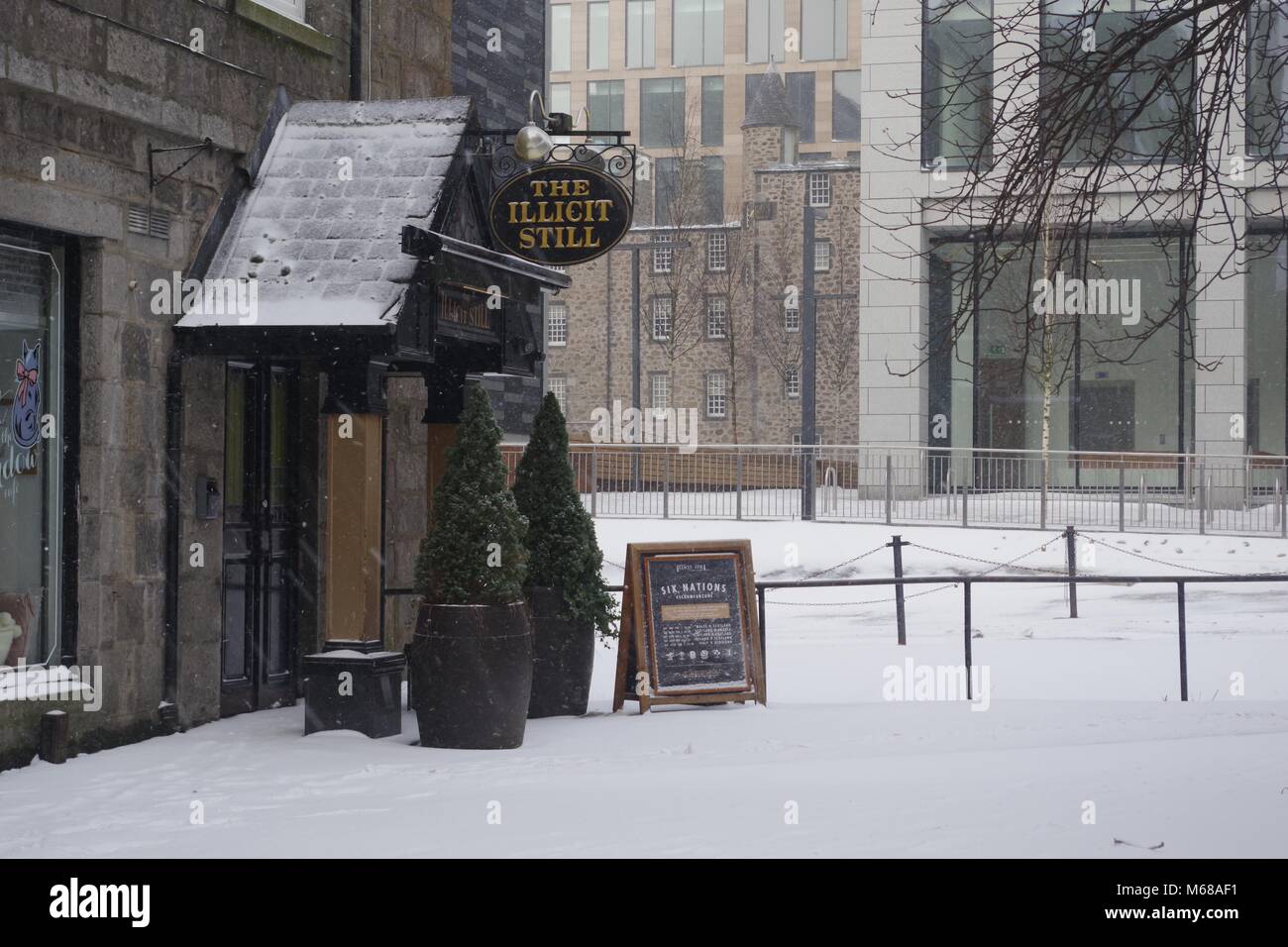 Aberdeen Pub High Resolution Stock Photography and Images - Alamy