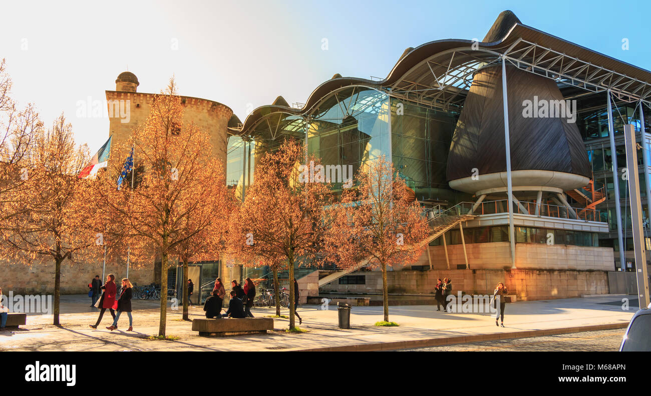 New french court house building hi-res stock photography and images - Alamy