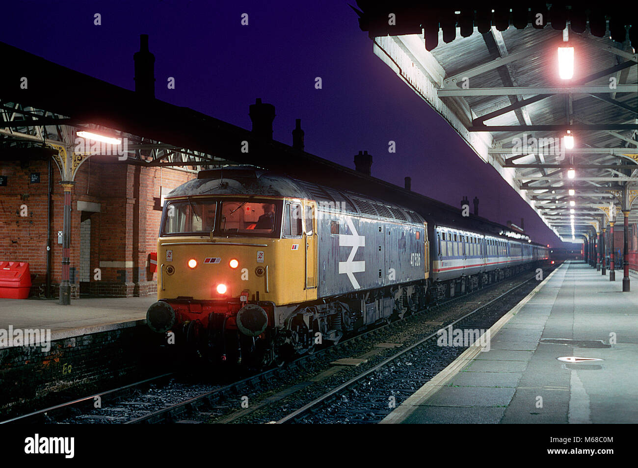 A class 47 diesel locomotive number 47526 working a Network SouthEast ...