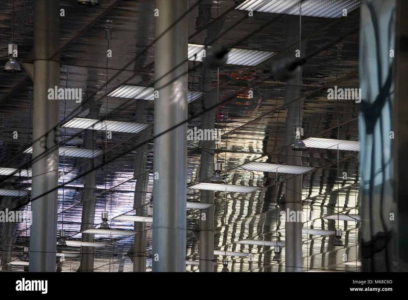 Railway station ceiling hi-res stock photography and images - Alamy