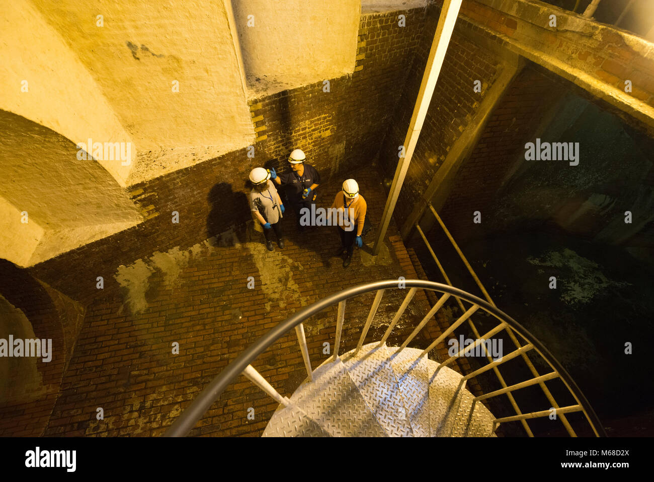 Victorian sewer tunnels hi-res stock photography and images - Alamy