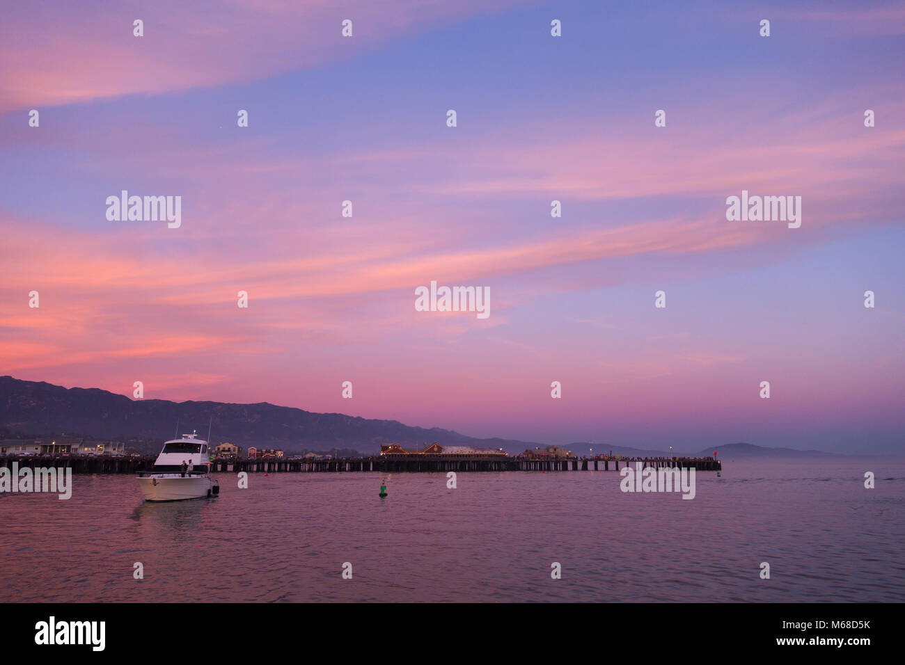 Santa barbara pier hi-res stock photography and images - Alamy