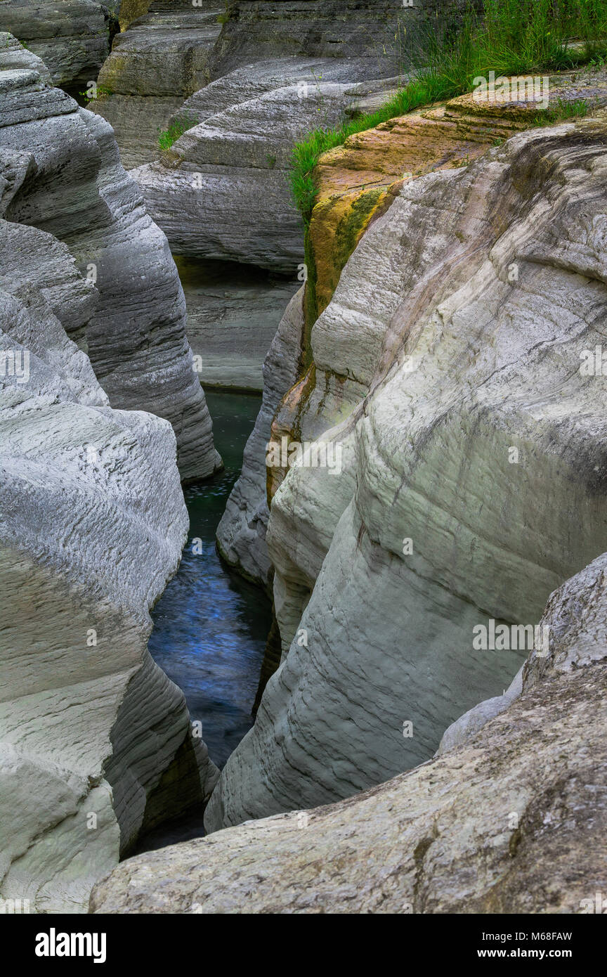 Geology geological erosion cliff hi-res stock photography and images ...