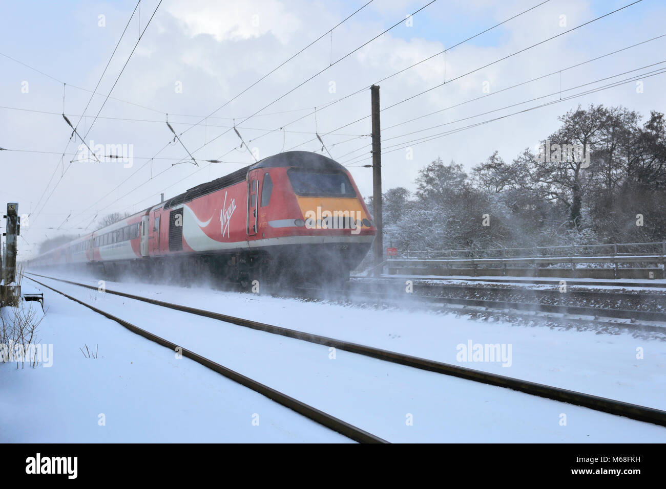 Winter snow, 43272 Virgin Trains, East Coast Main Line Railway ...