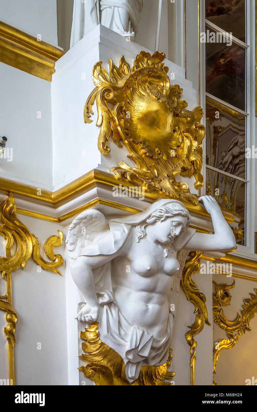 Ornate stonework hi-res stock photography and images - Alamy