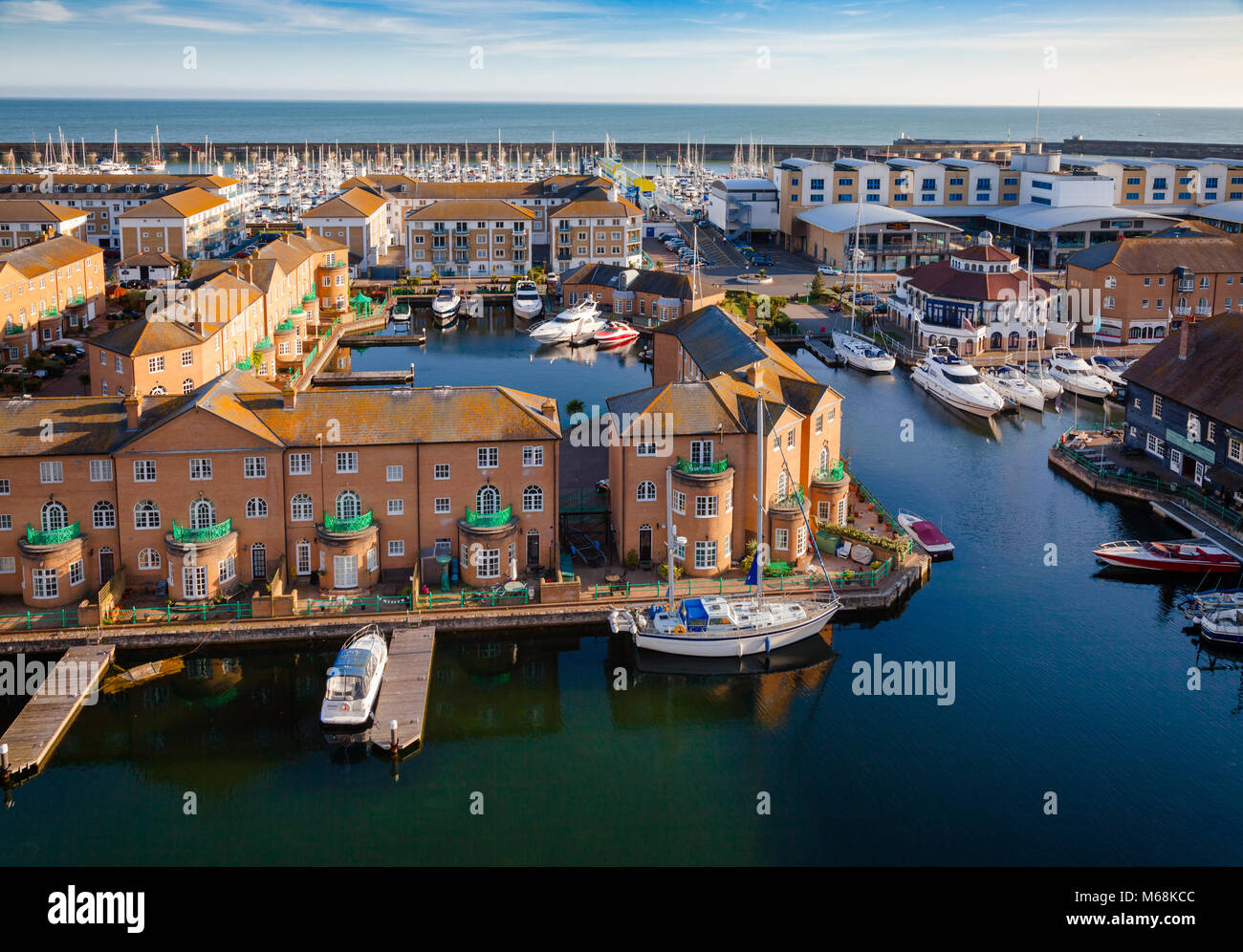 Luxury waterfront residential complex hi-res stock photography and ...