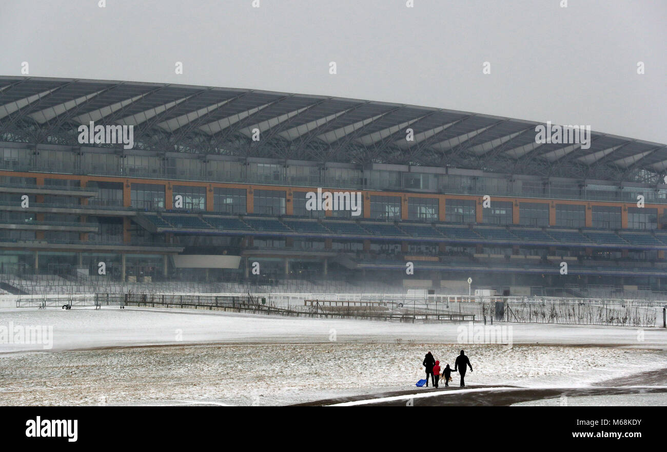 Snow covers Ascot racecourse in Berkshire, as storm Emma, rolling in ...