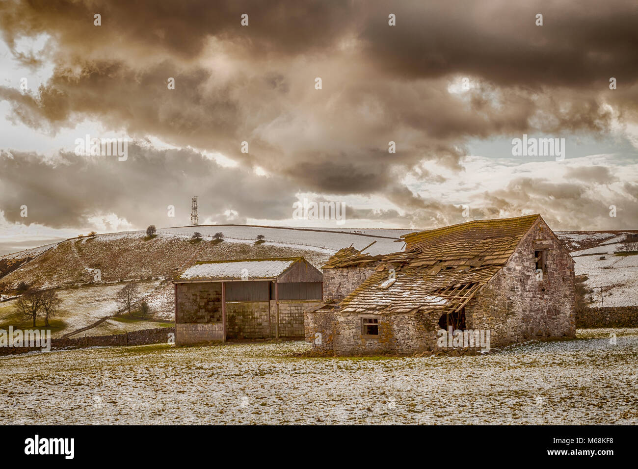 Barn peak district hi-res stock photography and images - Alamy