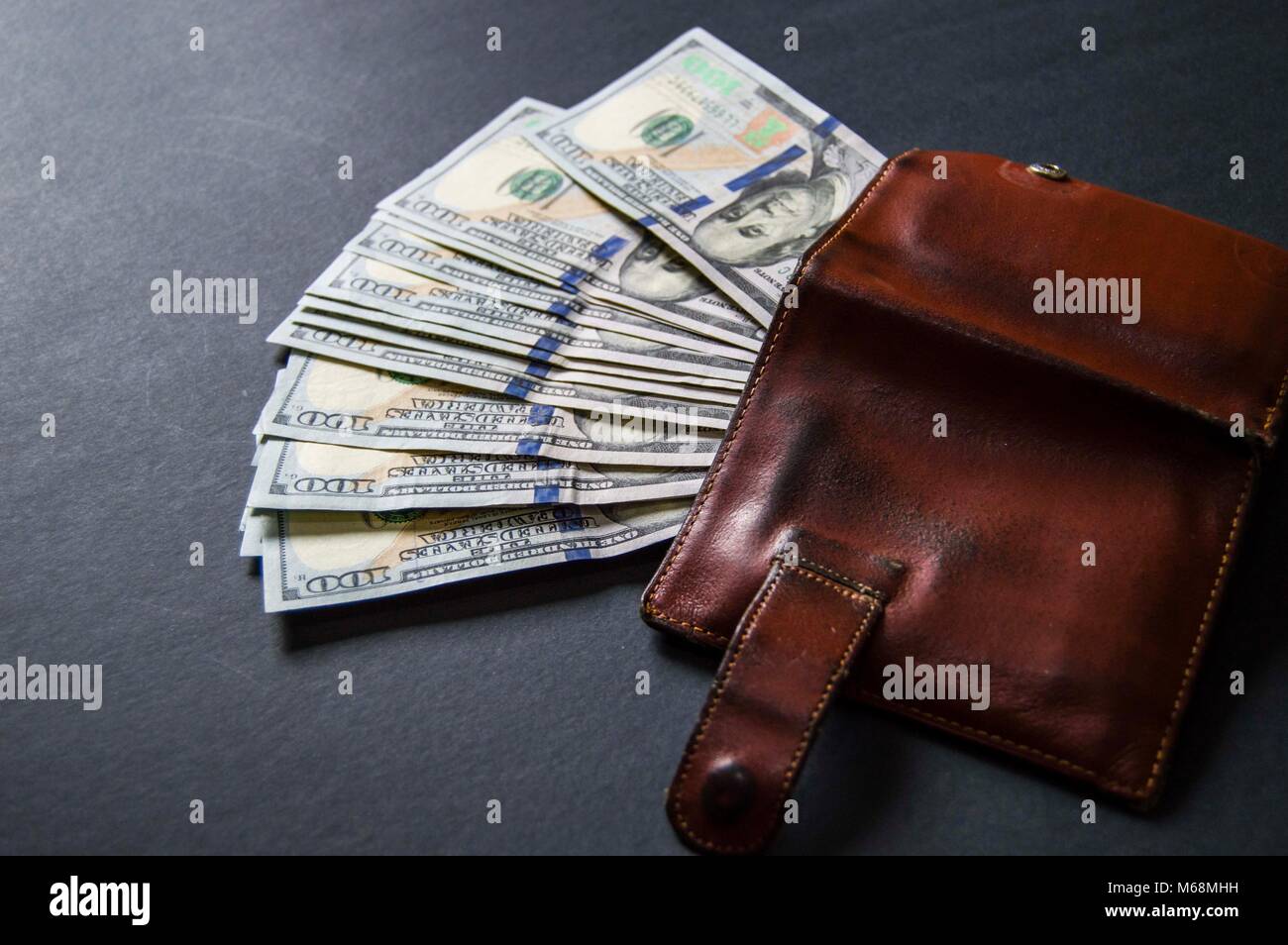 $ 100 in the wallet Stock Photo - Alamy