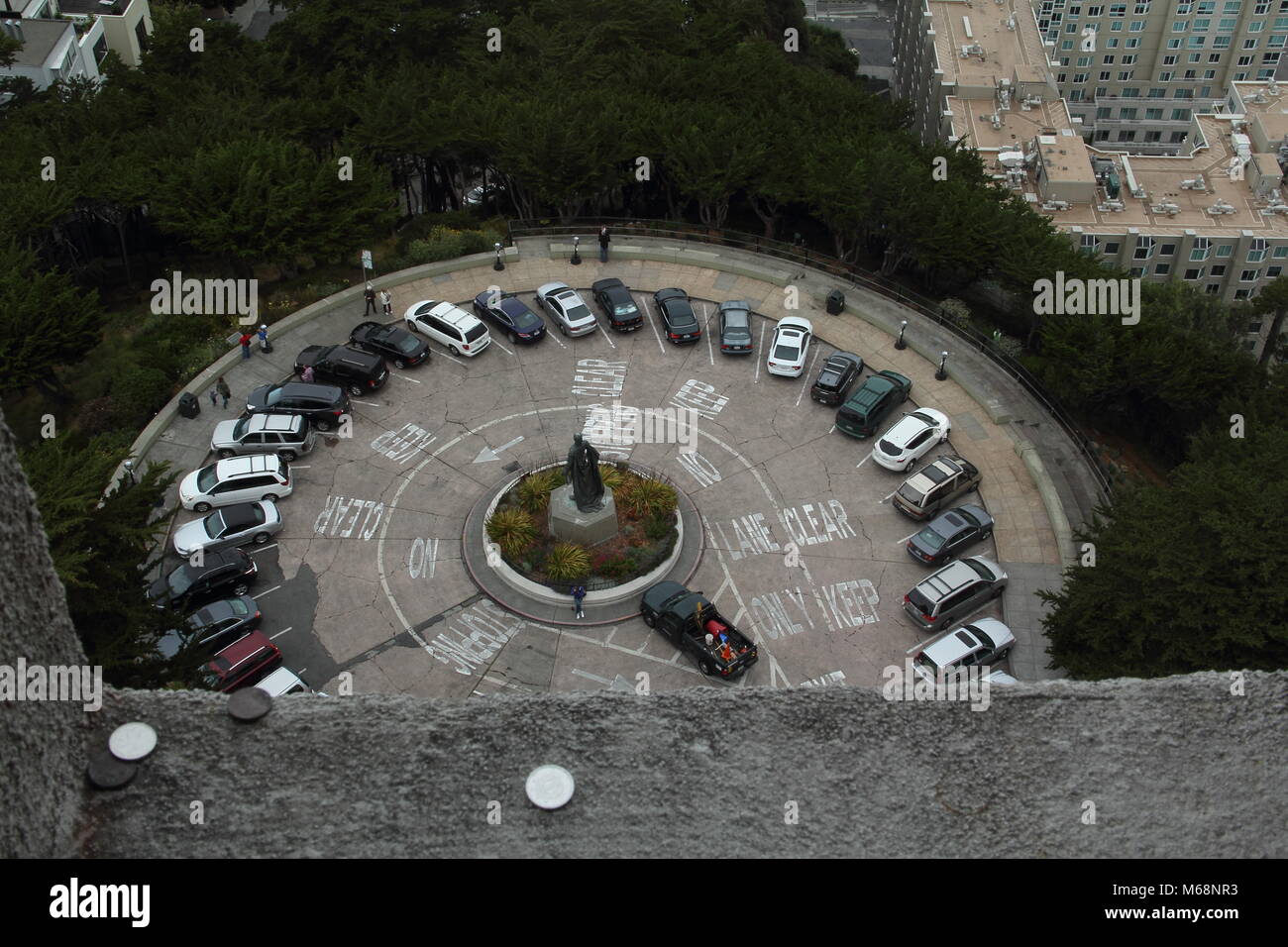 Roundabout on the top of a hill in San Francisco, California, United ...