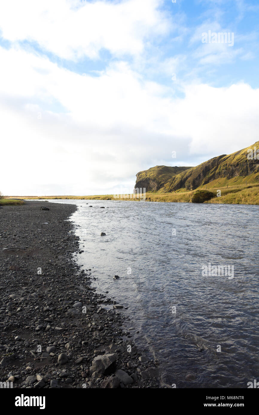 Riverbed scenery hi-res stock photography and images - Alamy